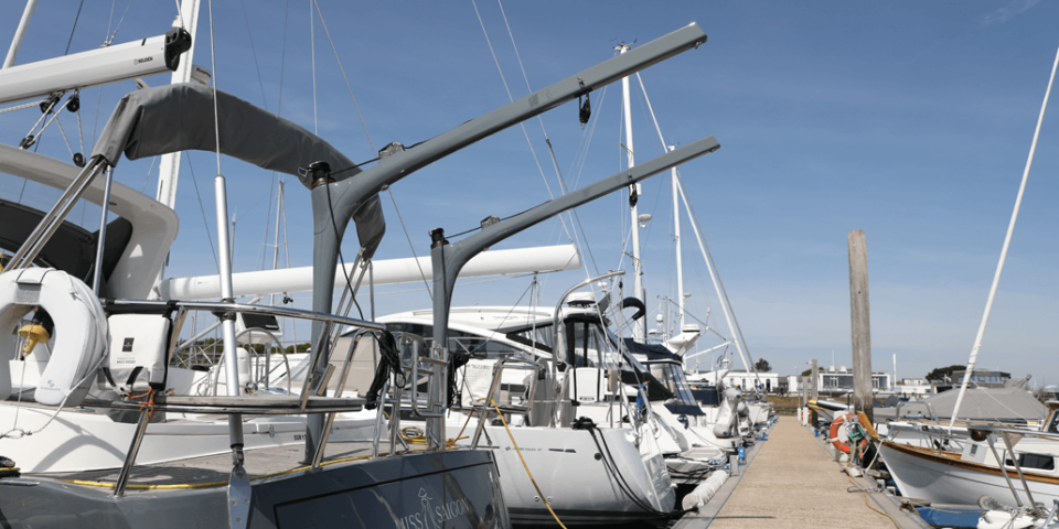 Tender davits - atlas carbon products